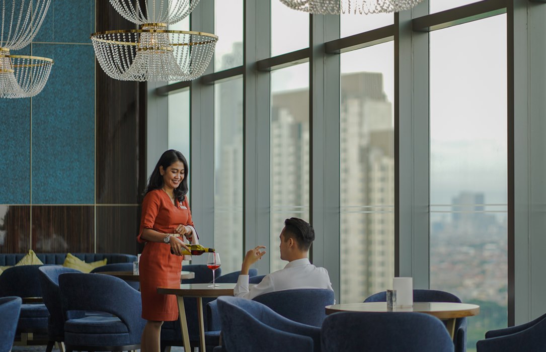 Best Lounge & Bar in Surabaya | Sky Lounge at Westin Surabaya